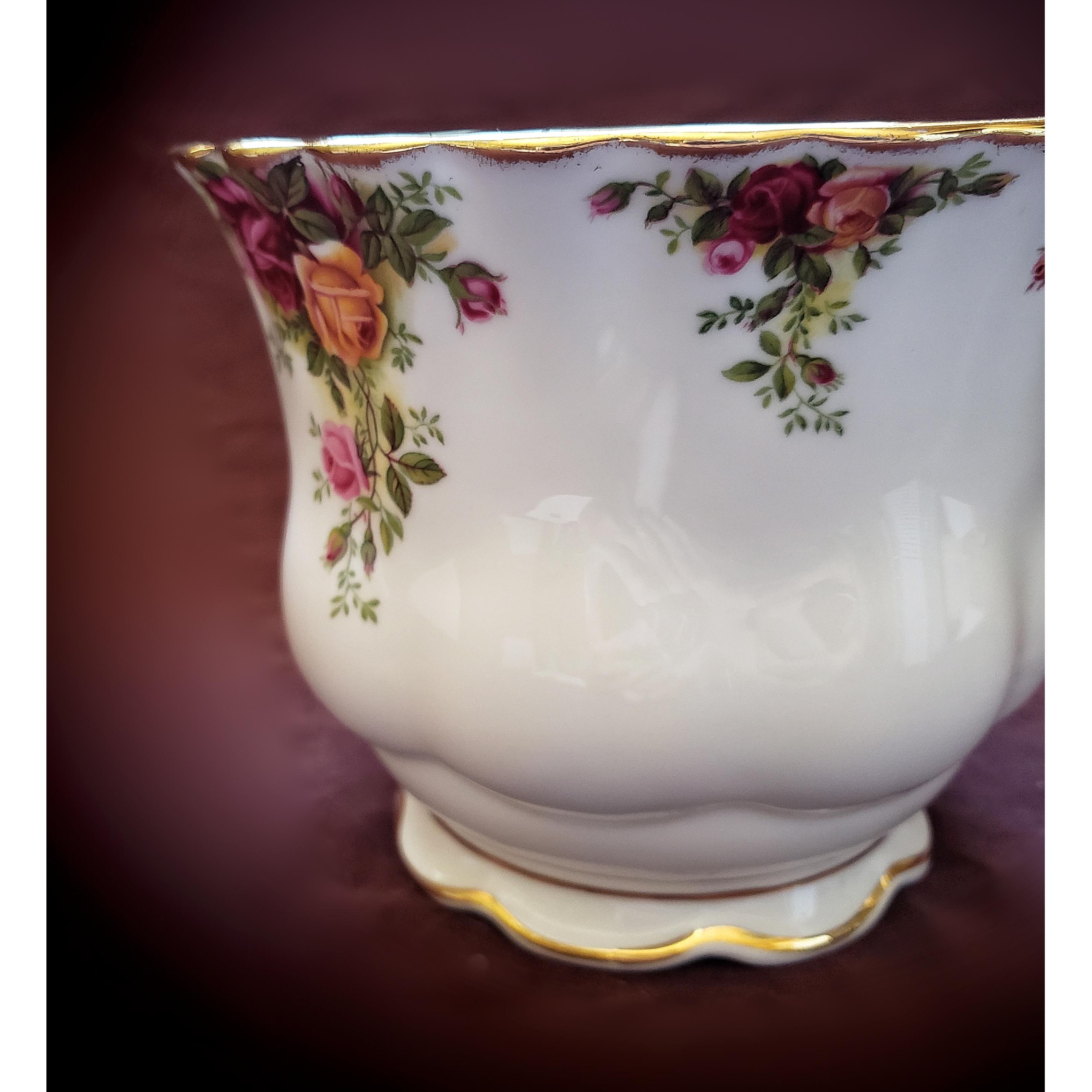 Old Country Roses Planter, Fine Bone China Jardiniere by Royal Albert ...