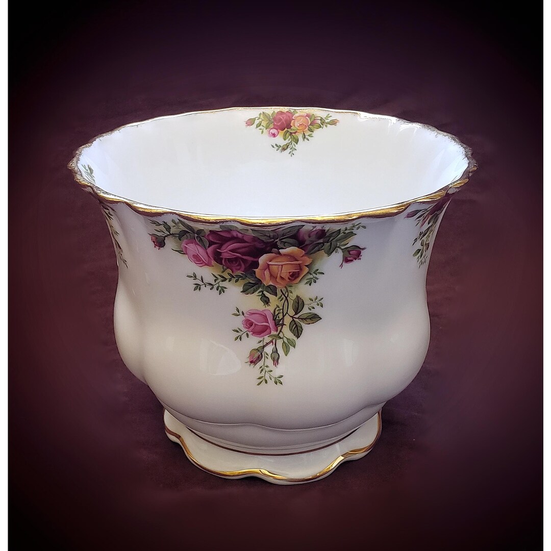 Old Country Roses Planter, Fine Bone China Jardiniere by Royal Albert ...