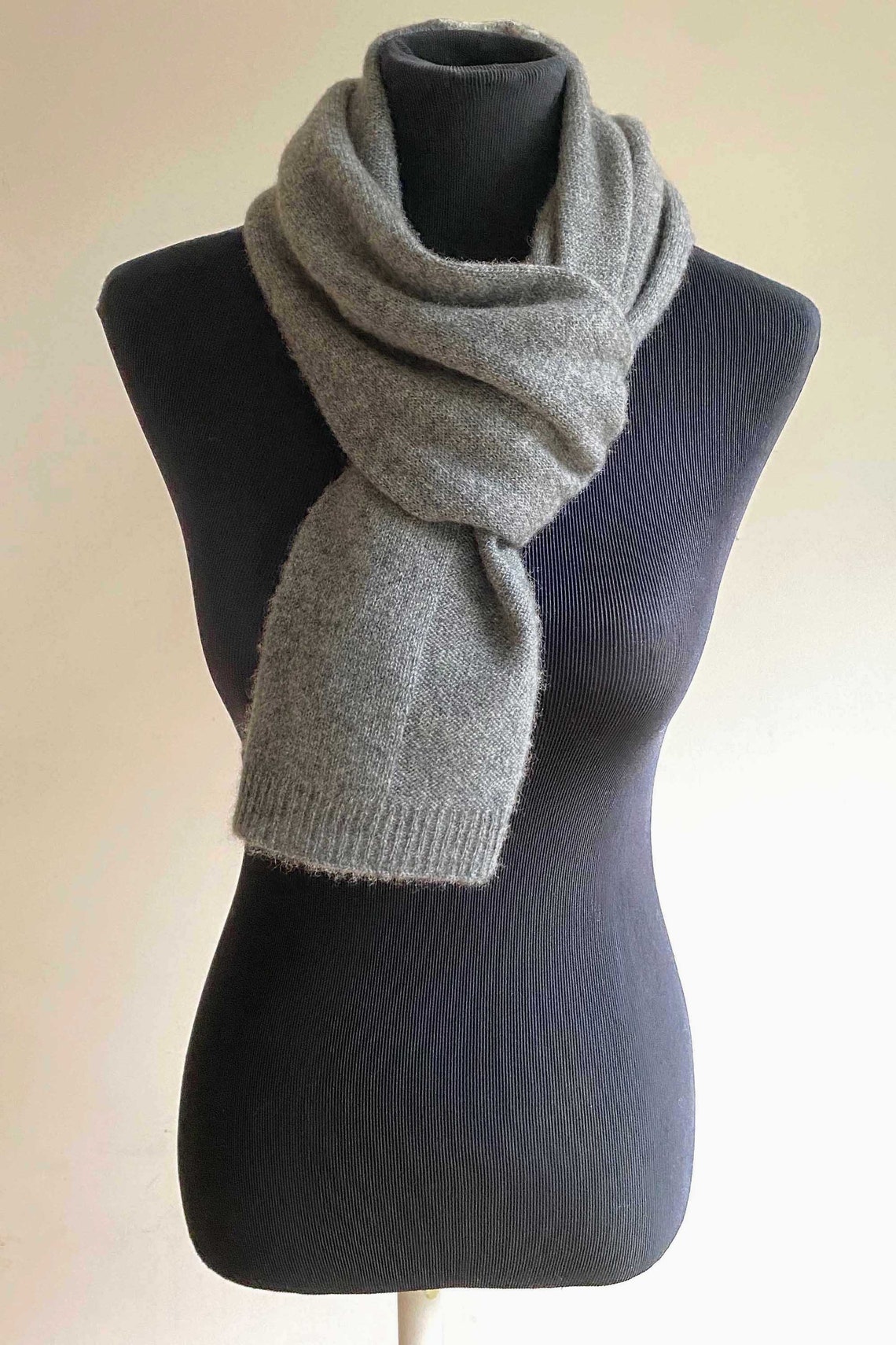 Pure Cashmere Scarf in Mid Grey, Plain Knitted Scarves for Women & Men ...