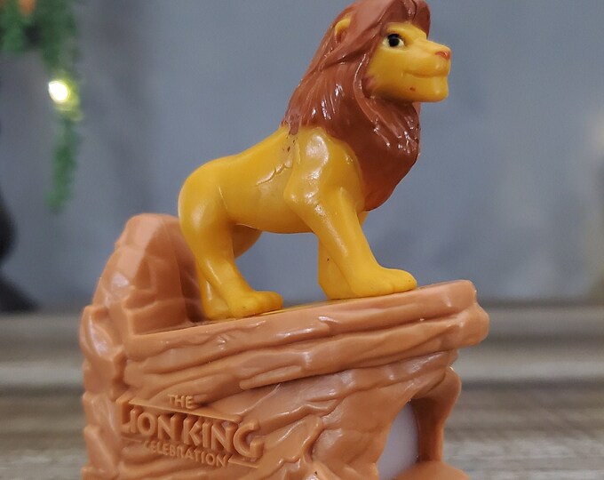 Simba the Lion Prides Rock Viewfinder, Walt Disney's the Lion King ...