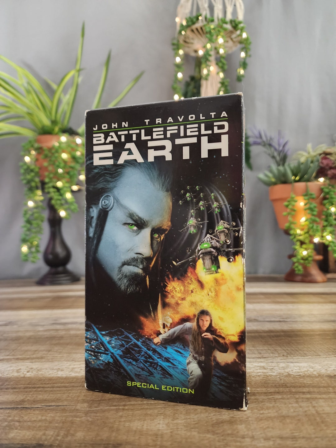 Battlefield Earth VHS, Stars John Travolta, Barry Pepper and Forest ...