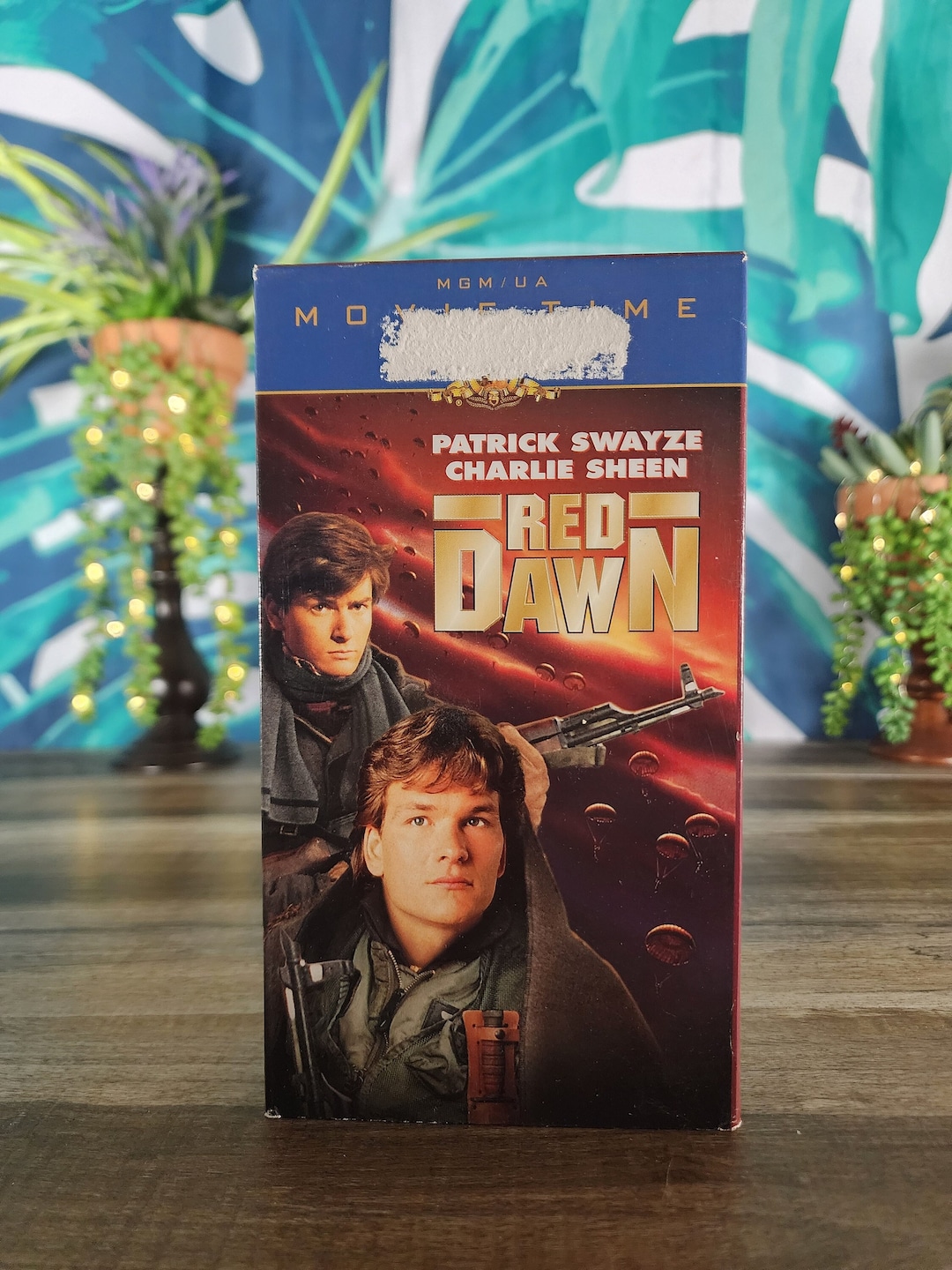 ORIGINAL Red Dawn VHS, Stars Patrick Swayze, Charlie Sheen, C. Thomas ...