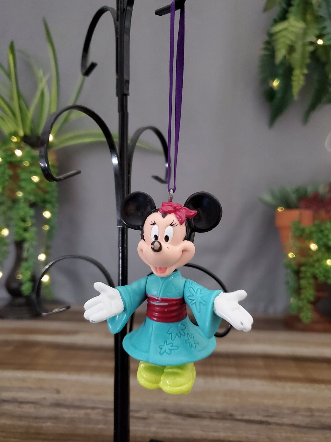Minnie Mouse Epcot Keychain, Cake Topper, Walt Disney World, EPCOT ...