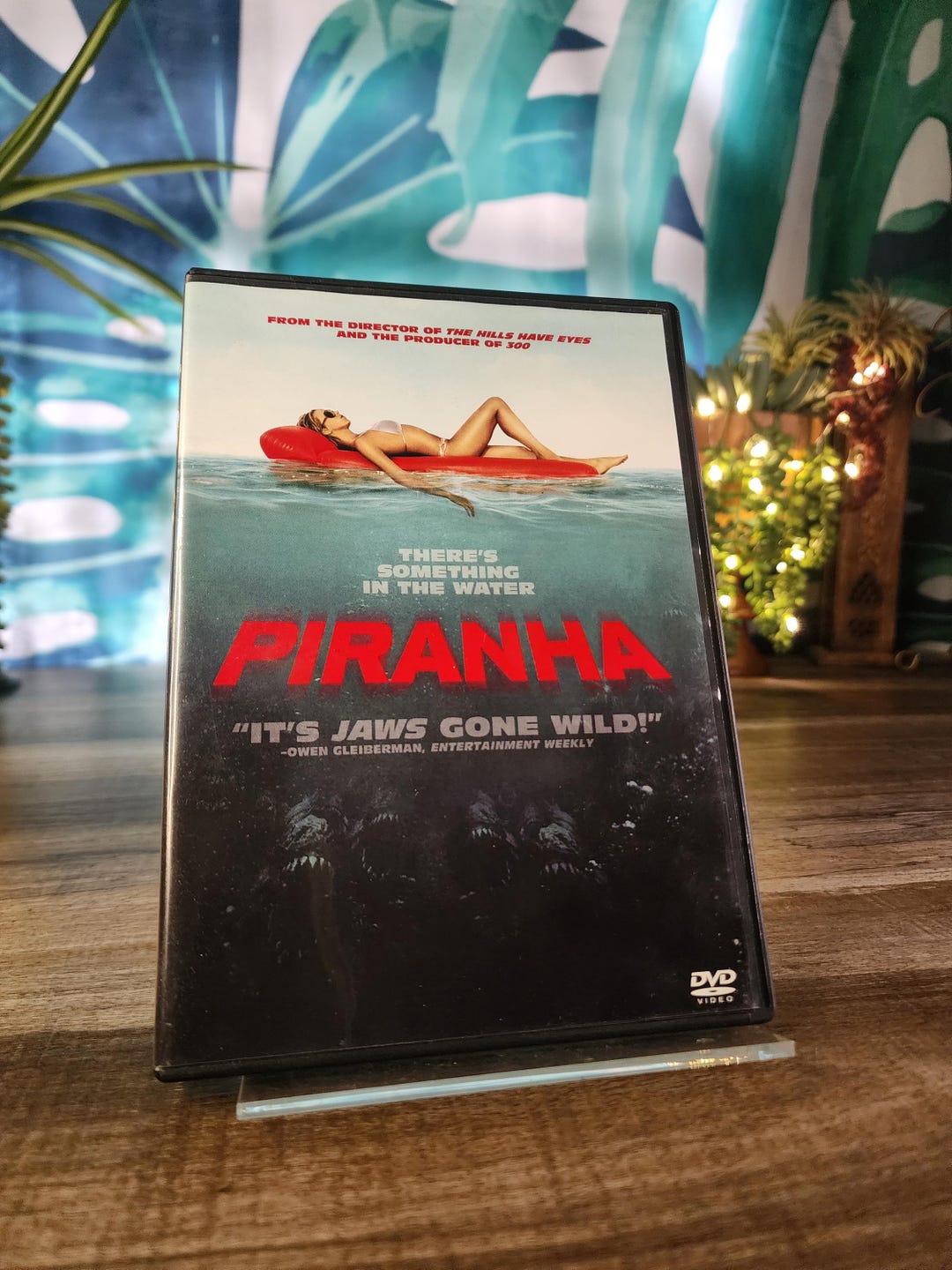 Piranha DVD, Stars Elisabeth Shue, Adam Scott and Jerry O'connell ...