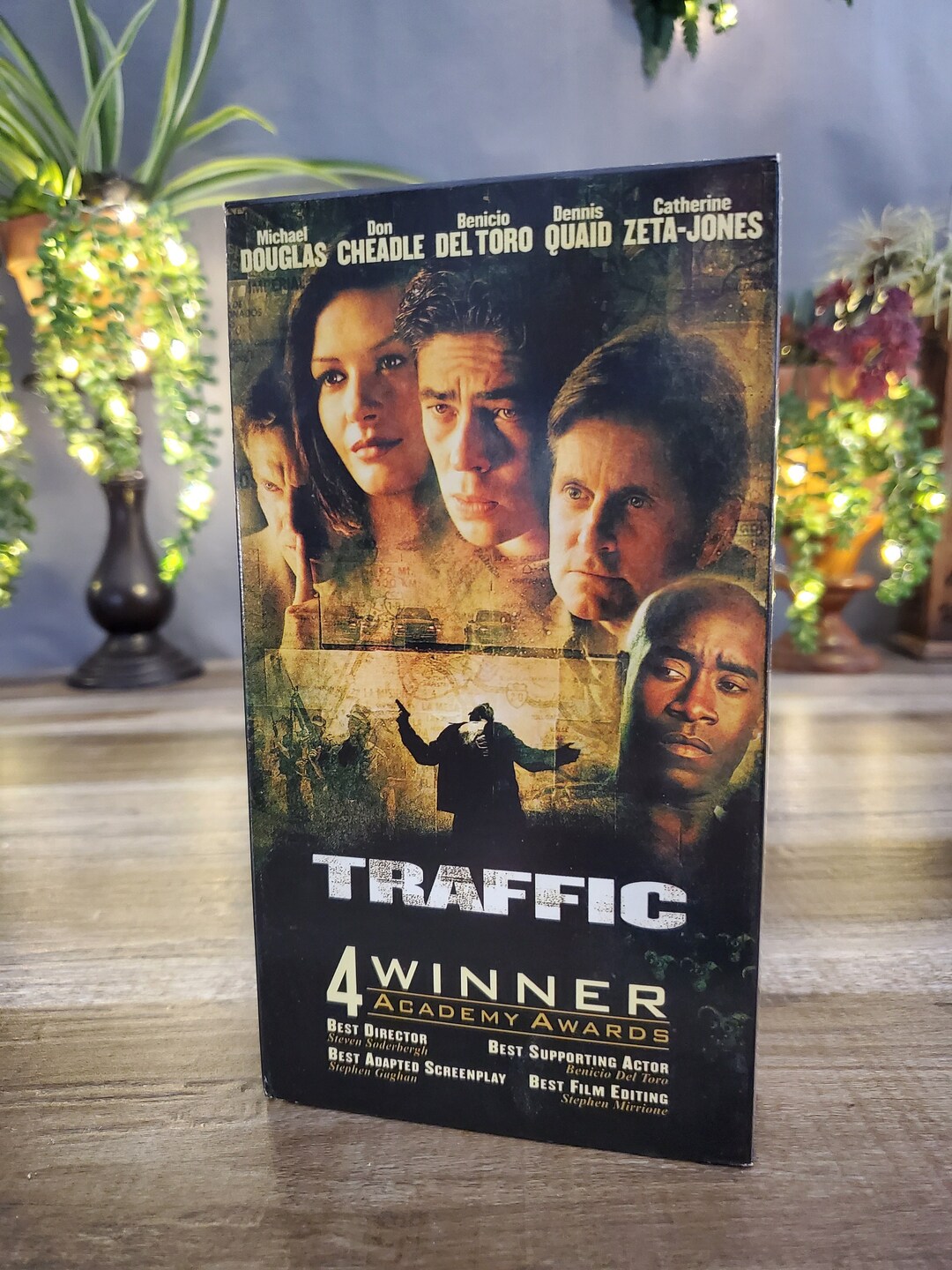 Traffic VHS, Stars Michael Douglas, Don Cheadle, Benicio Del Toro ...