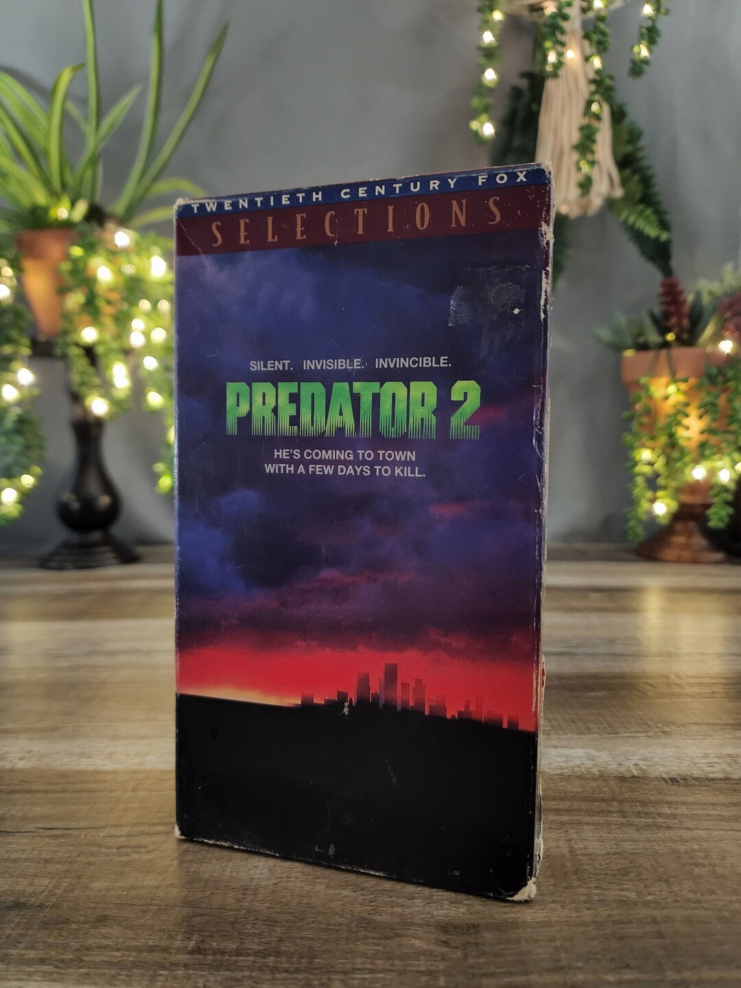 Vintage Predator 2 VHS Tape: 1990s Sci-fi Action Movie - Etsy