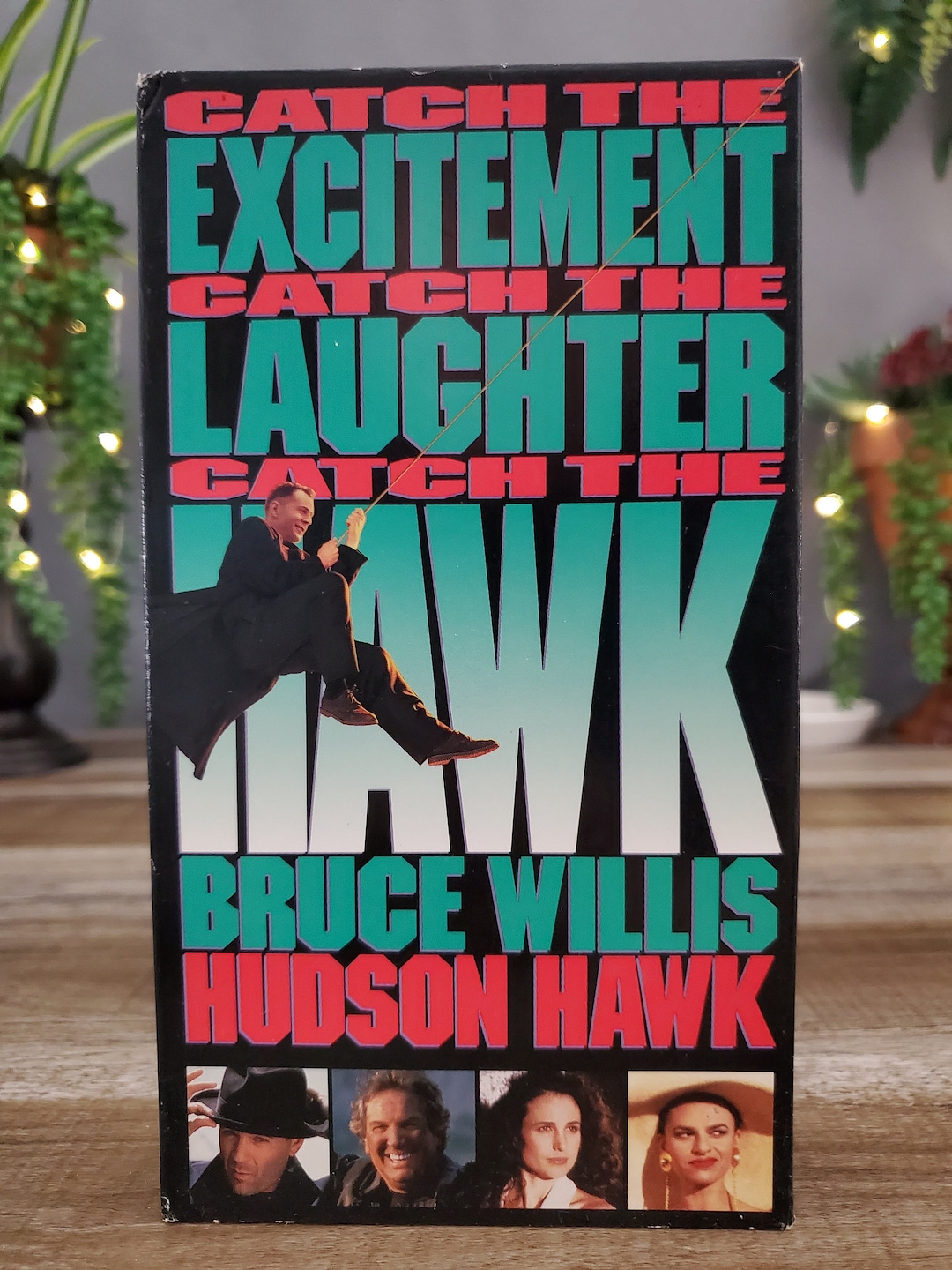 Hudson Hawk VHS, Stars Bruce Willis and Danny Aiello, Andie Macdowell ...