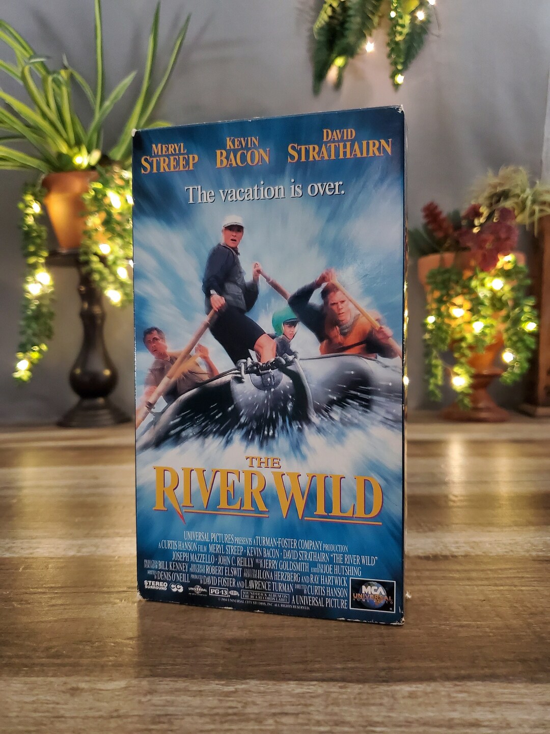 The River Wild VHS, Stars Kevin Bacon, Meryl Streep and David ...