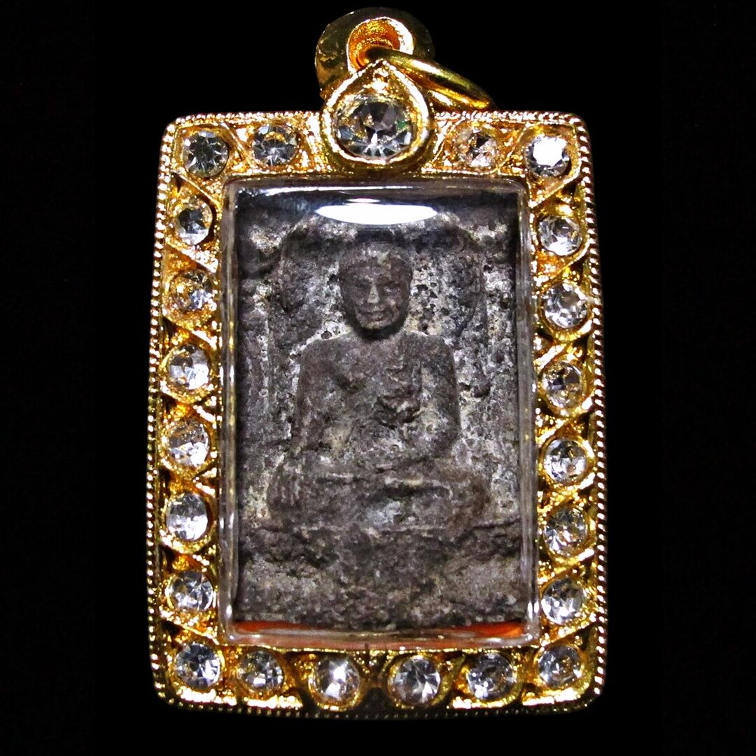 Rare Buddha in Victorious Mara Image Amulet – LP Pradit Uttamo Thai ...