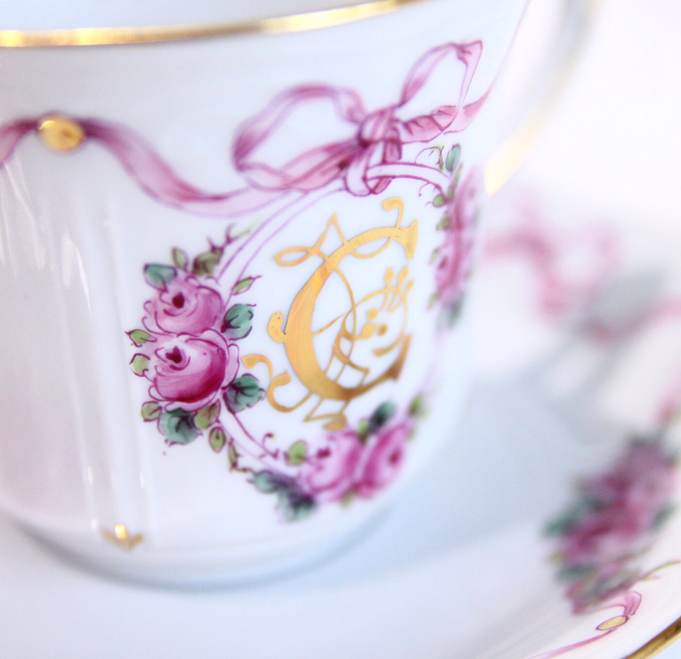 VSC Hand-painted Vintage Design-pink Background Julia Shape | Etsy