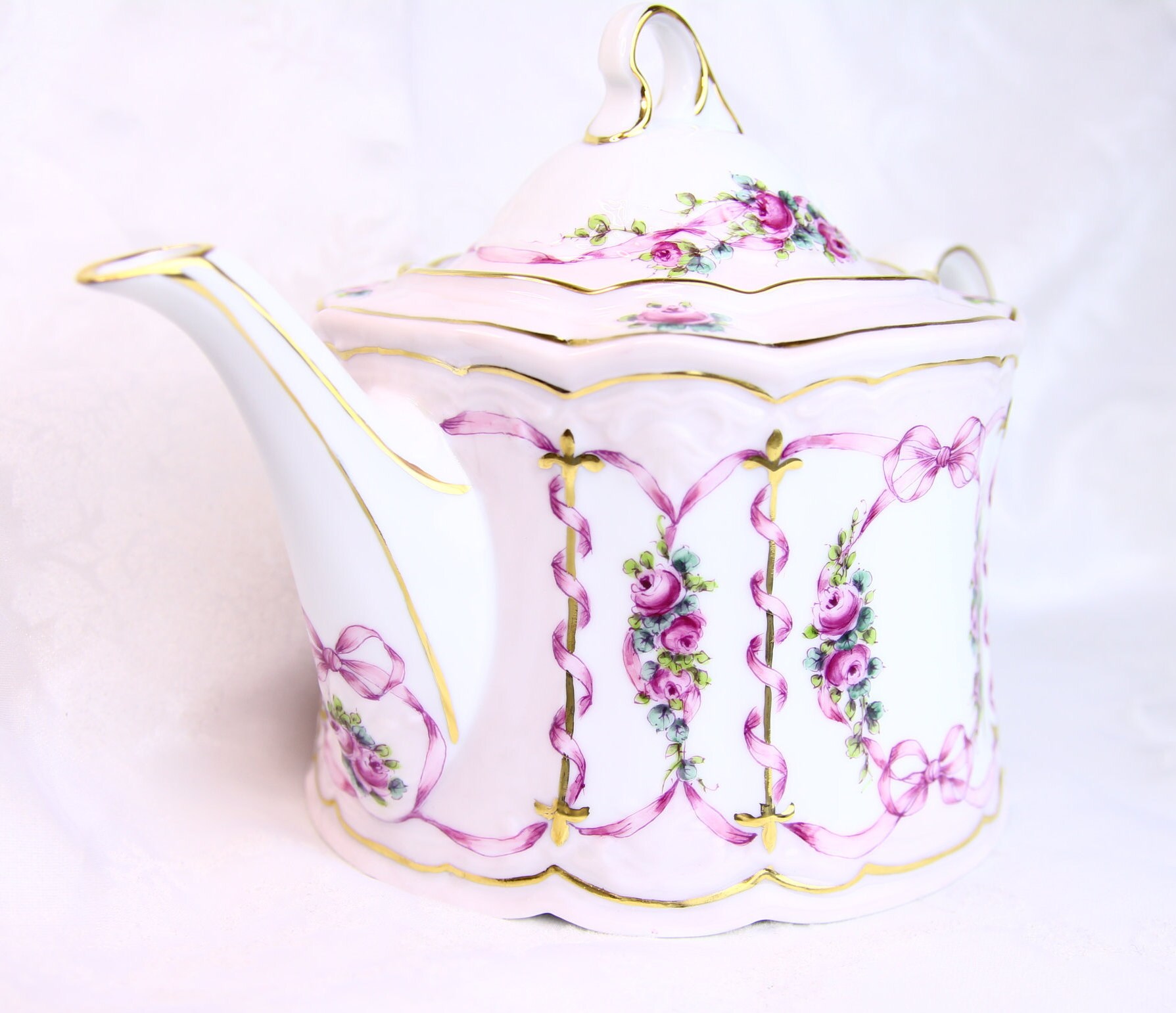 VSC Hand-painted Vintage Design-pink Background Julia Shape | Etsy