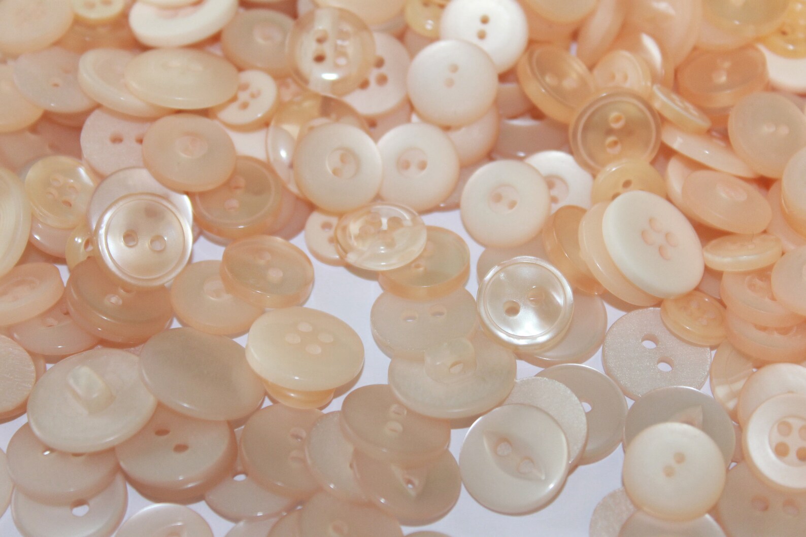 Peach colour buttons 50 100 assorted sizes and shades | Etsy