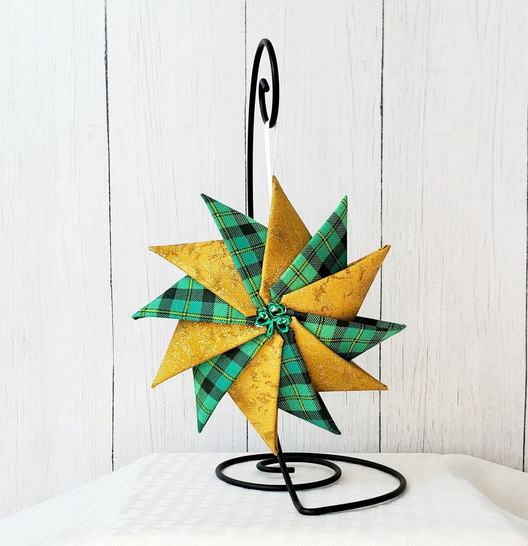 St Patrick's Day Themed Green and Gold Pinwheel Quilted Ornament - Etsy