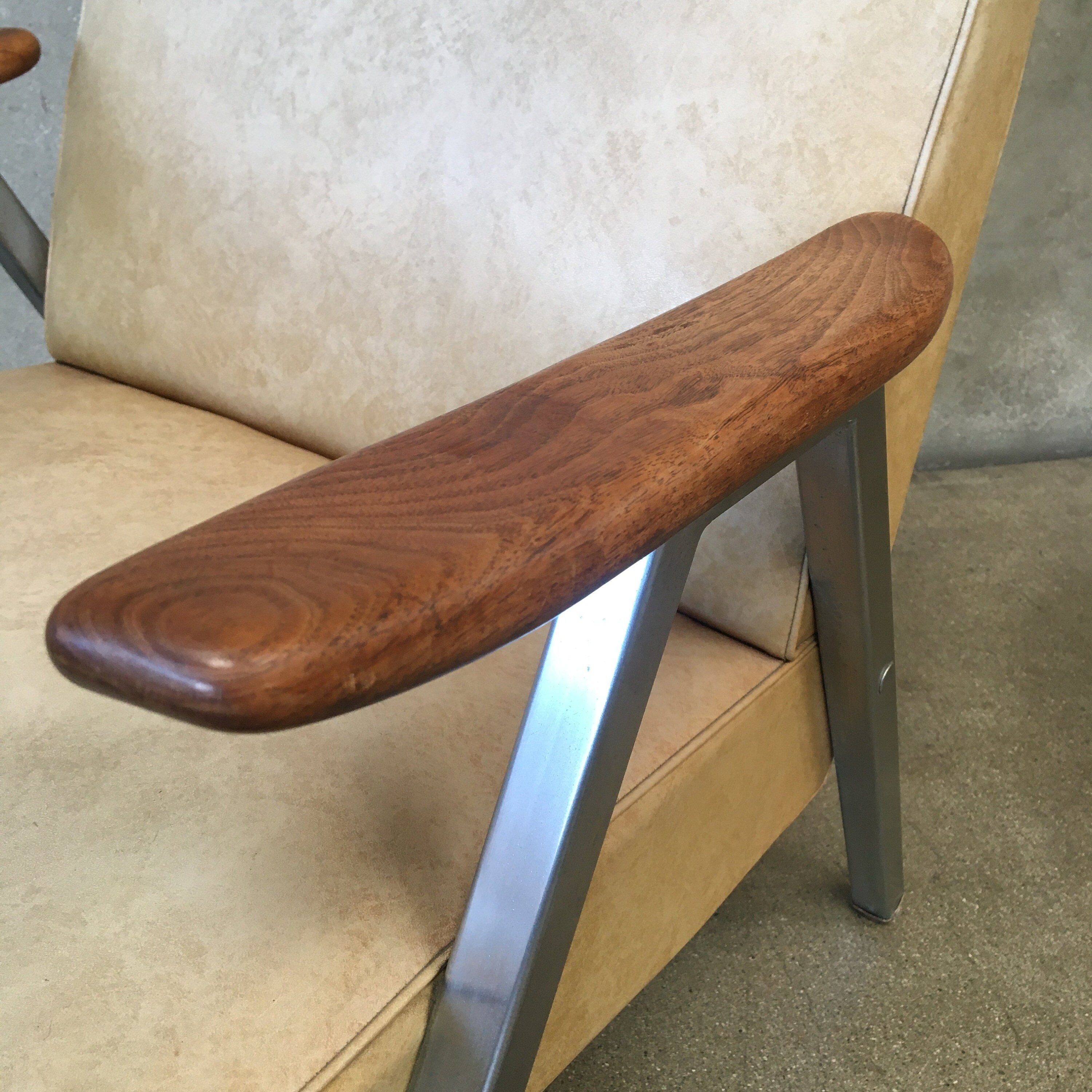 Royal metal manufacturing company chair store