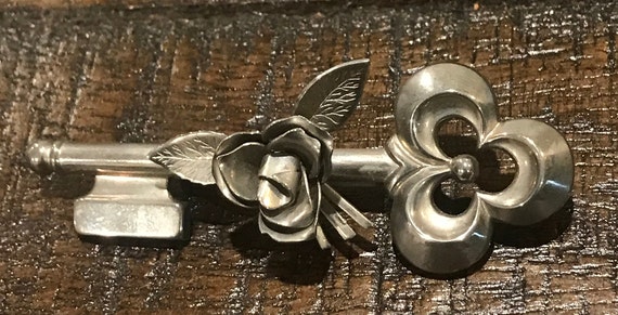 Vintage 1940s Silver Coro Craft Key Rose Brooch - Gem
