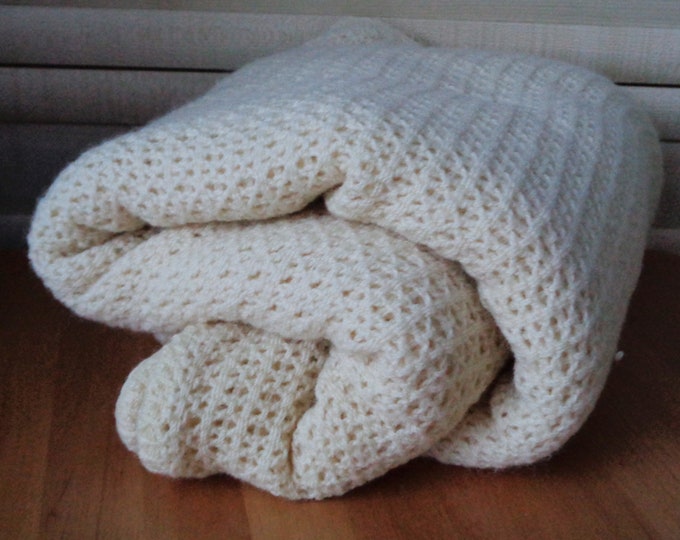 68"x84" LAN-AIR-CEL Wool Blanket Made in Scotland; Vintage Pure Wool Blanket; Ecru Wool Cellular ...