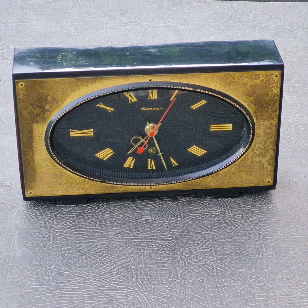 Vintage Jantar Quartz, Vintage Table Clock, Made in USSR - Etsy