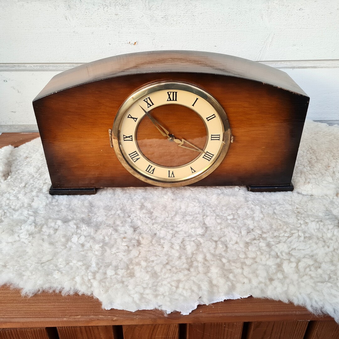 VESNA Wooden Desk Clock. Vintage Mantel Clock USSR 1960-1970s ...