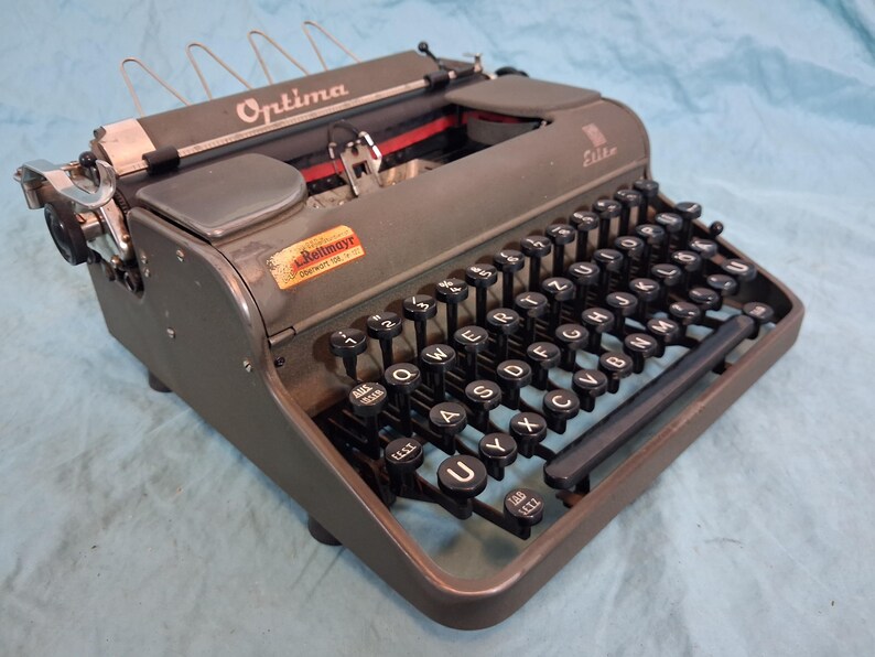 Antique 1952 Optima ELITE Typewriter Portable Green - Very Well ...
