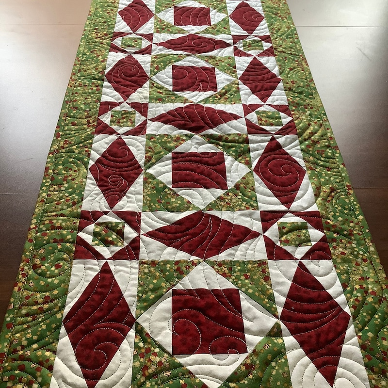 Quilted Christmas Table Runner - Etsy