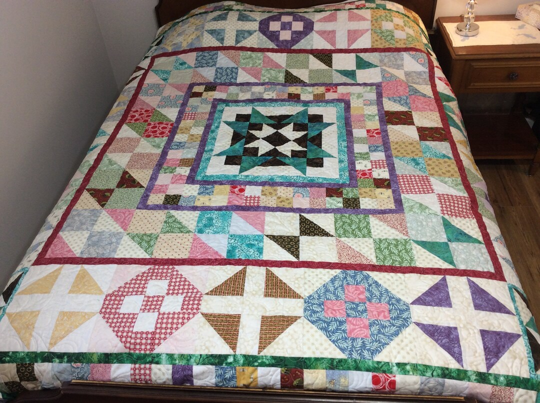 Cottage Chic Full Size Quilt, Medallion Pastel Patchwork, Feather ...