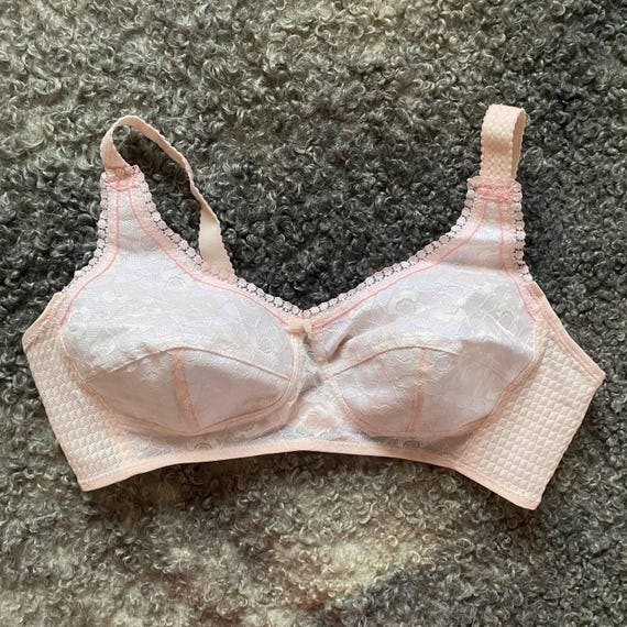 Vintage Pink Lace Bra Capron Brassiere Ladies Lingeri… - Gem