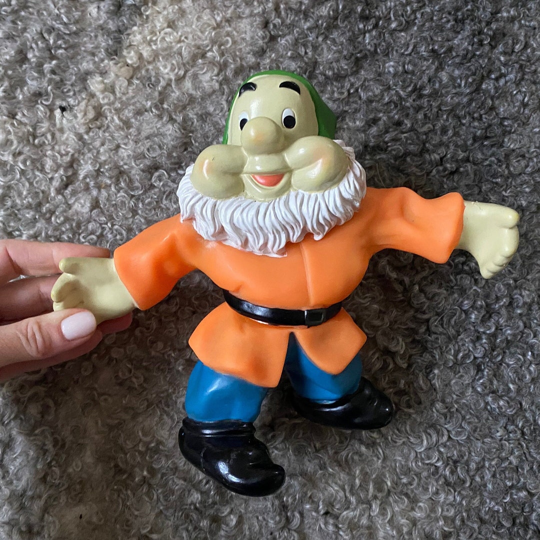 Vintage Toy Snow White 7 Dwarfs Rubber Toy Walt Disney Figurine ...