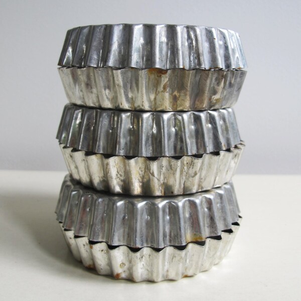 Vintage Cake Tin - Etsy