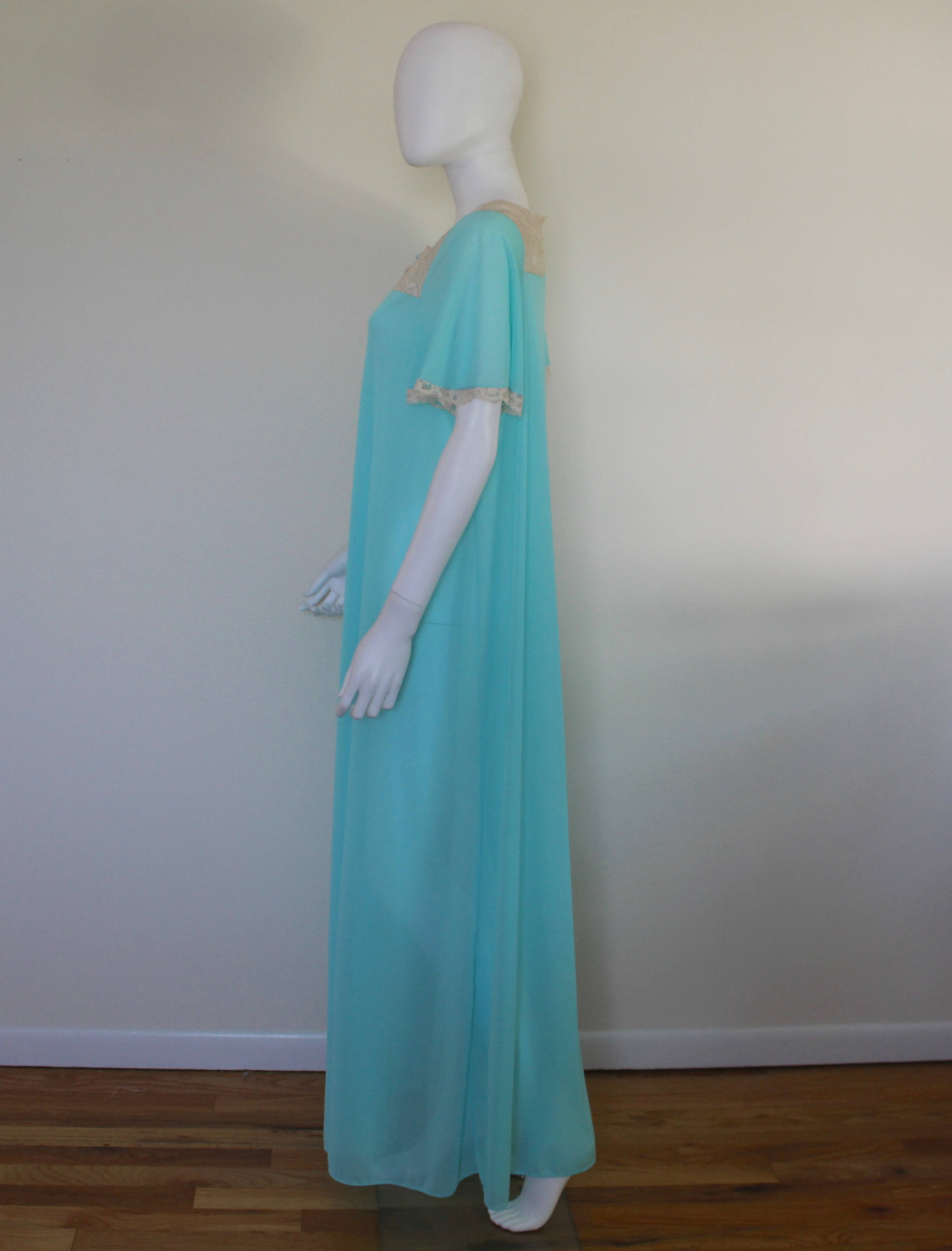 Vintage 1950s Sheer Aqua Blue Ivory Cream Lace Short Sleeve Button up ...