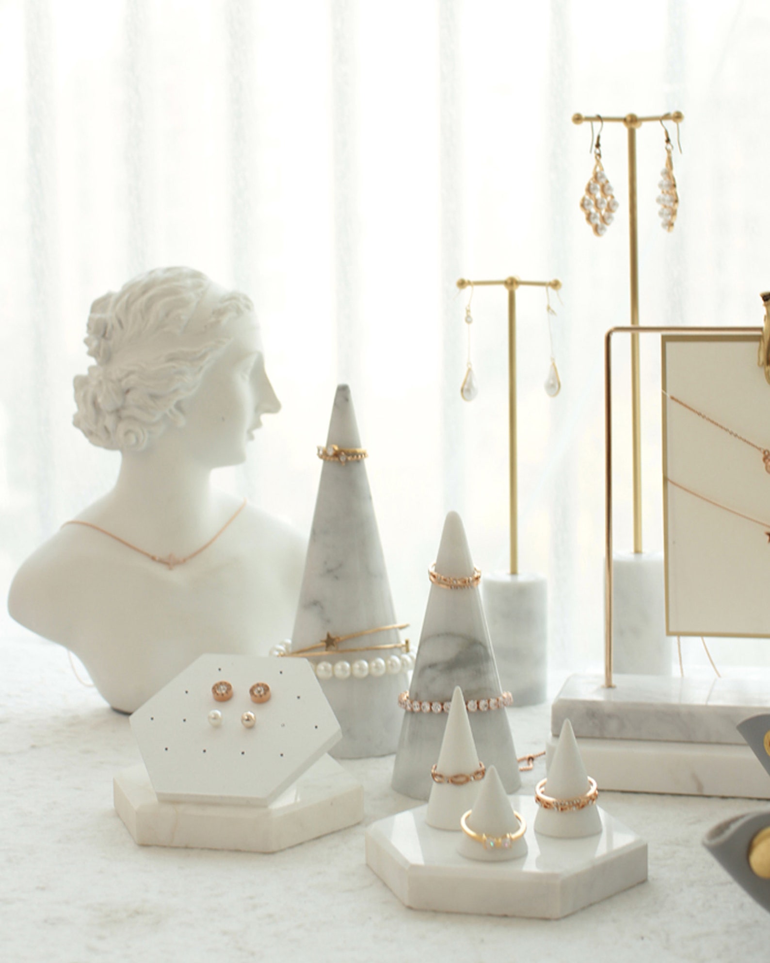 White Marble Jewelry Display, White Jewelry Organizer Stand, White ...