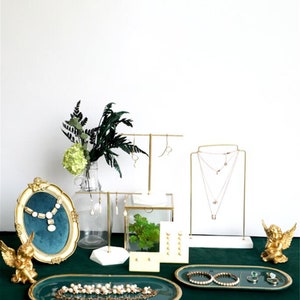 Green Jewelry Display, White Jewelry Organizer Stand, Bracelet Display ...