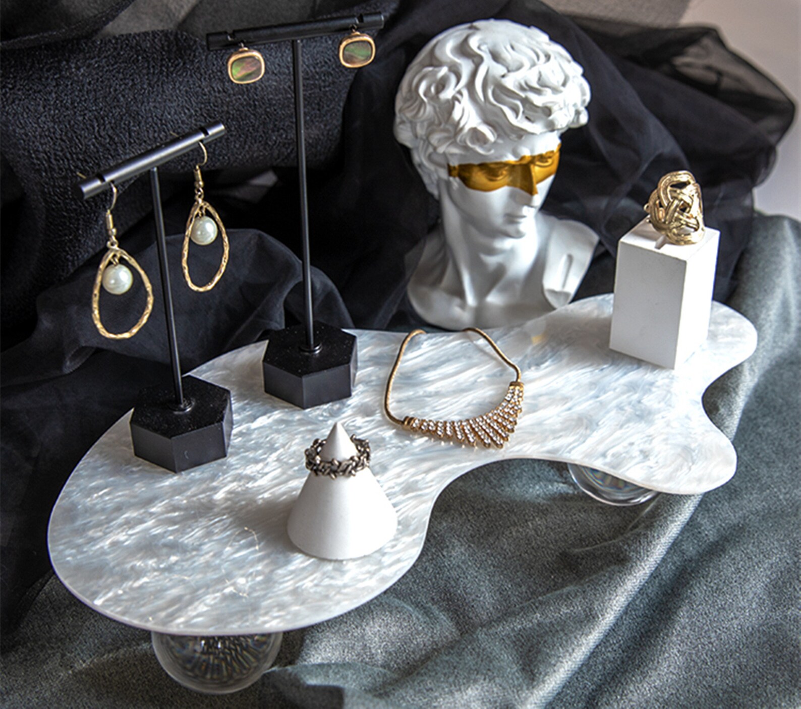 Acrylic Jewelry Display, Jewelry Display Tray, White Jewelry Diplay ...