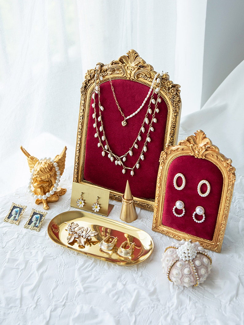 Red Jewelry Display Frame, Necklace Display Stand, Brass Jewelry ...