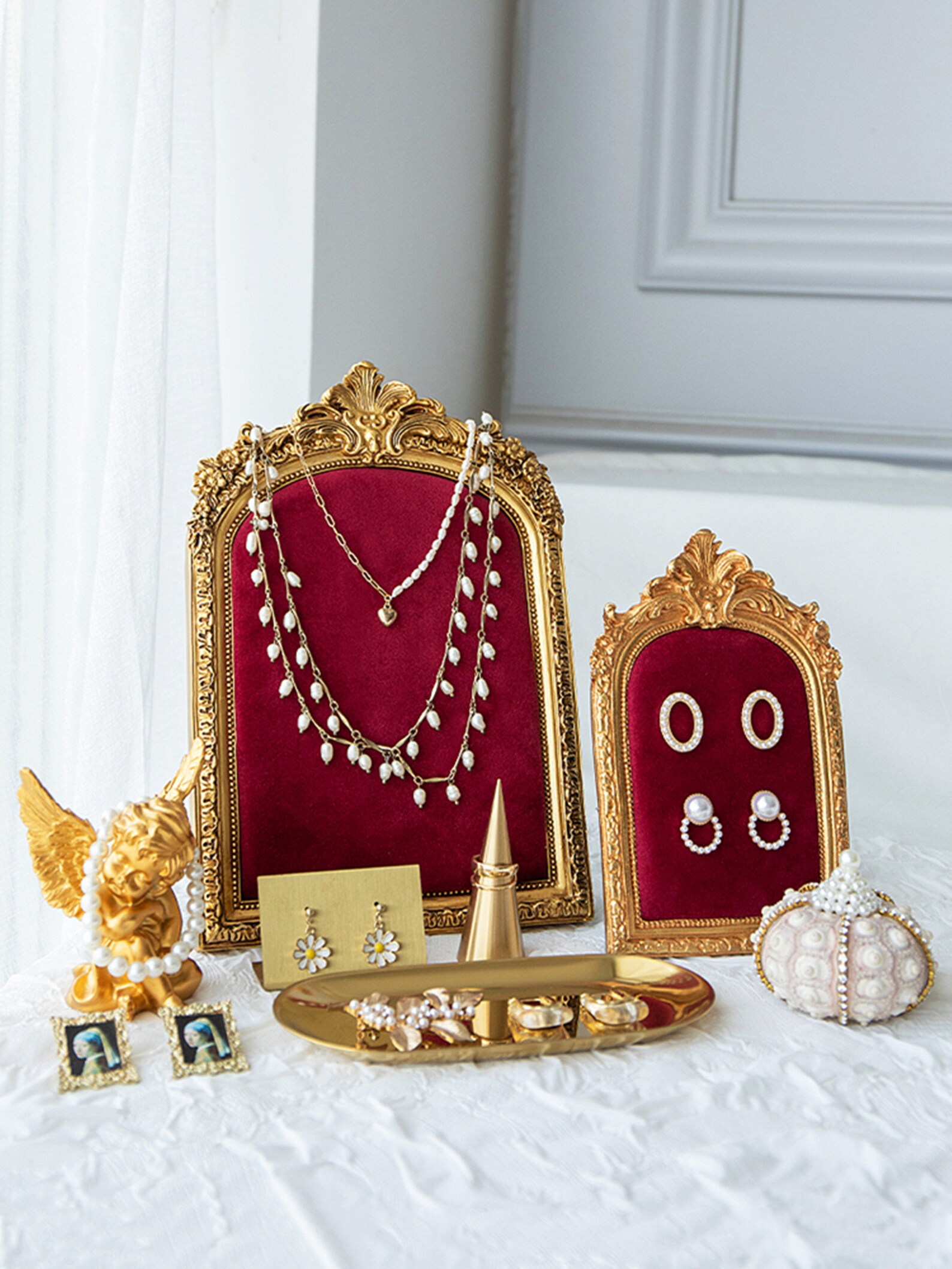 Red Jewelry Display Frame, Necklace Display Stand, Brass Jewelry ...