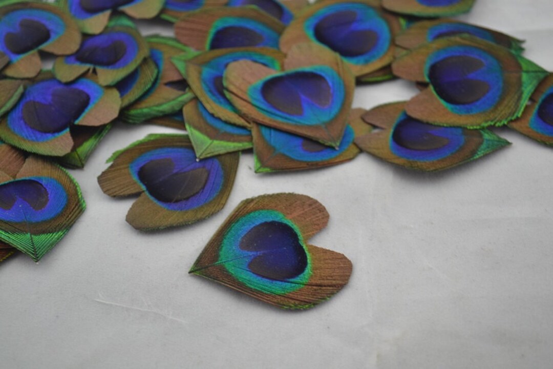 On Sale Hand Trimmed Heart Shape Peacock Feather Romantic Reception ...