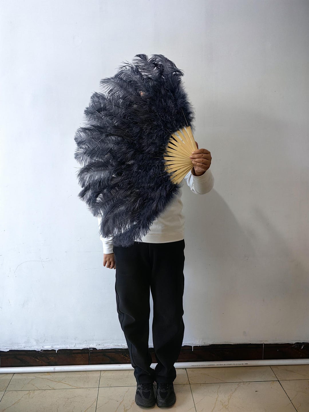 90x50cm Grey Large Ostirch Feather Fan Burlesque Dance Feather Fan ...