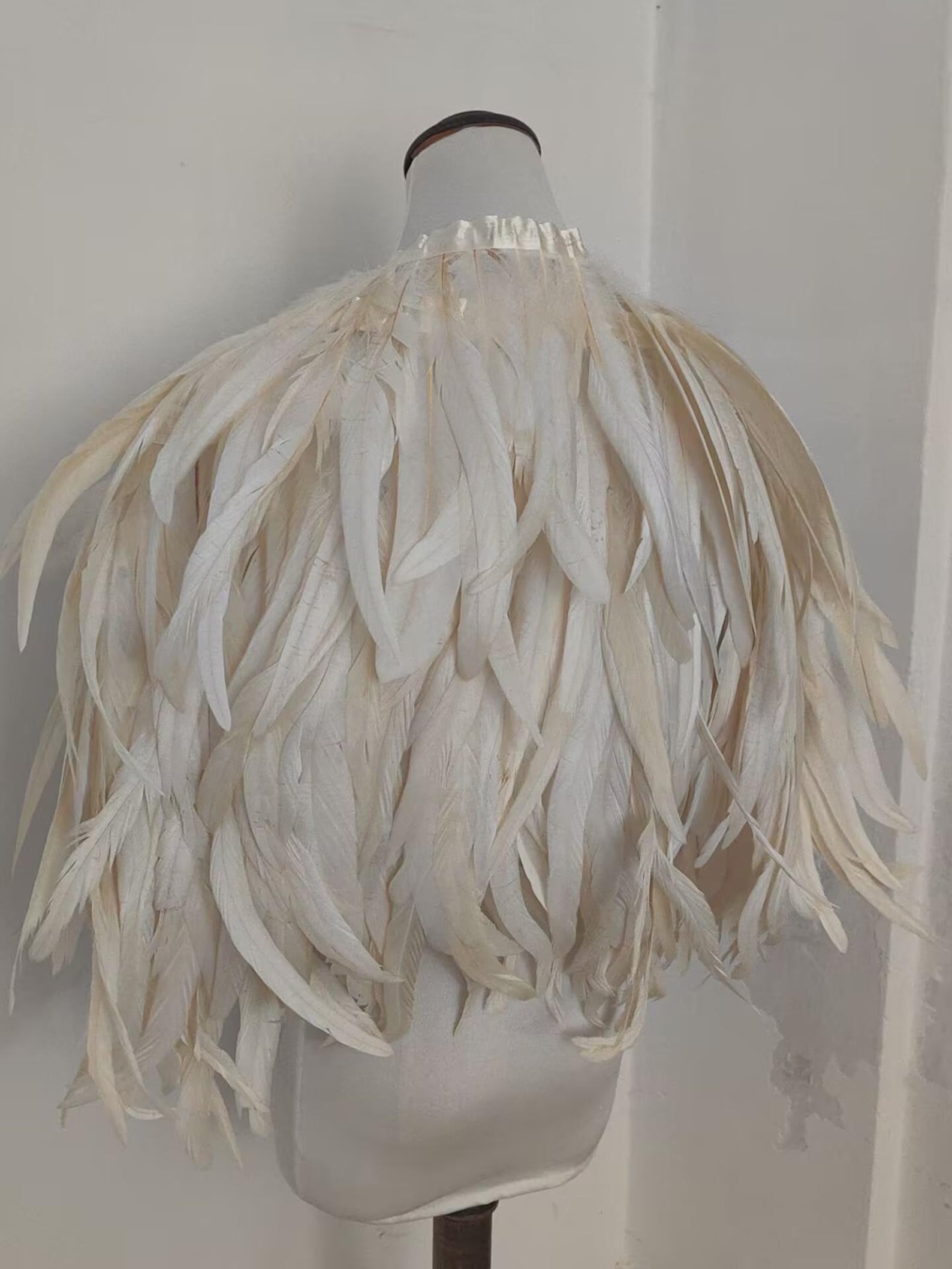 Ivory Feathers SHAWL Shrug Shoulders Feathers Cape Halloween Costume ...