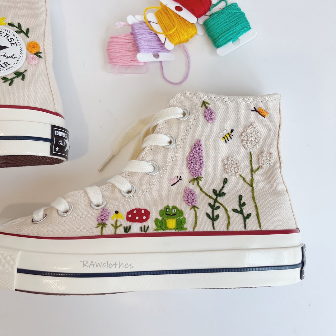 Personalized Embroidered Frog and Flowers Embroidery Converse - Etsy