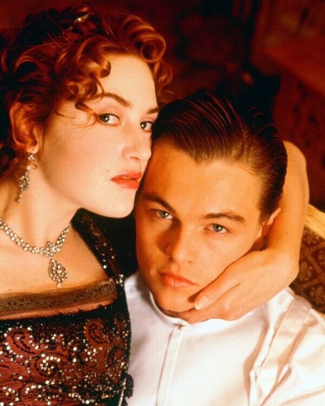 Titanic Kate Winslet Puts Arm Around Leonardo Di Caprio 24x30 - Etsy Titanic Kate Winslet Puts Arm Around Leonardo Di Caprio 24x30 - Etsy
