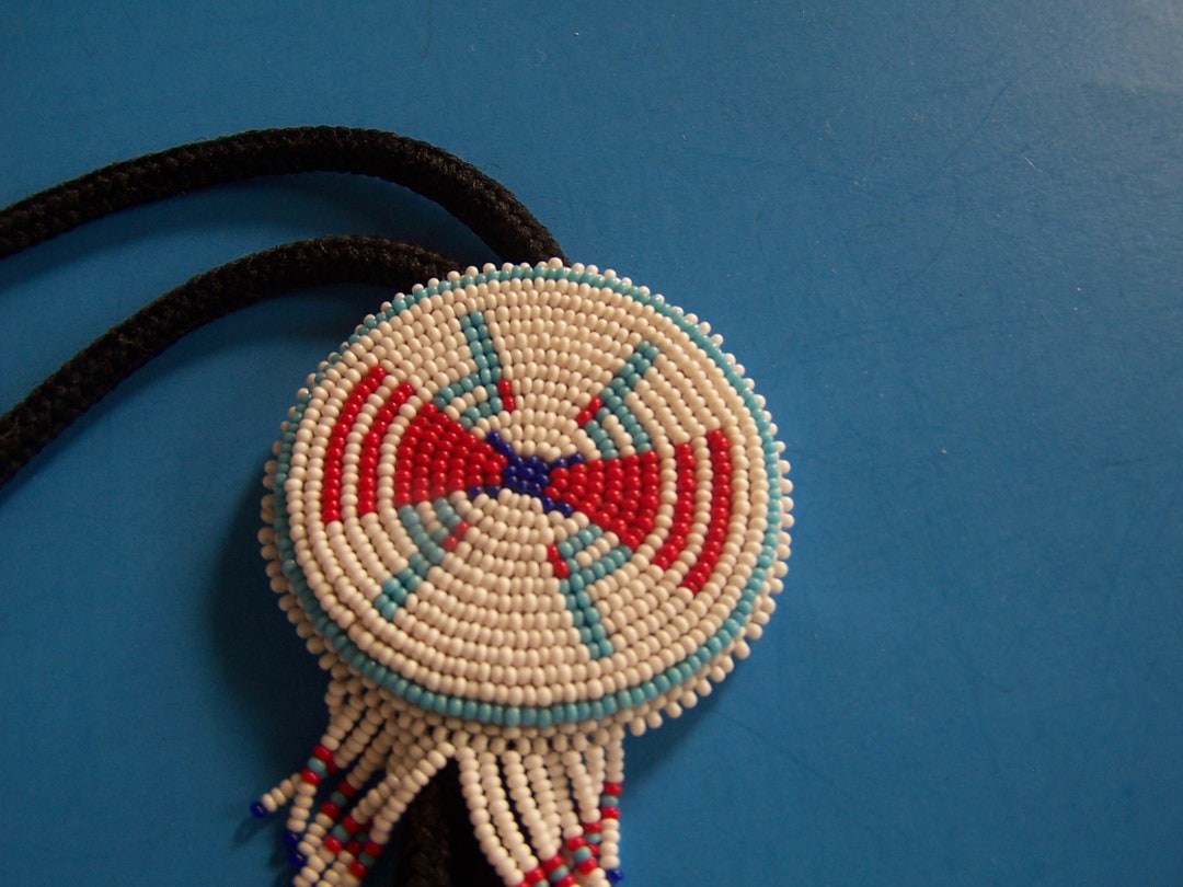 Native American Indian Bolo, Beautiful Native American Design in White ...
