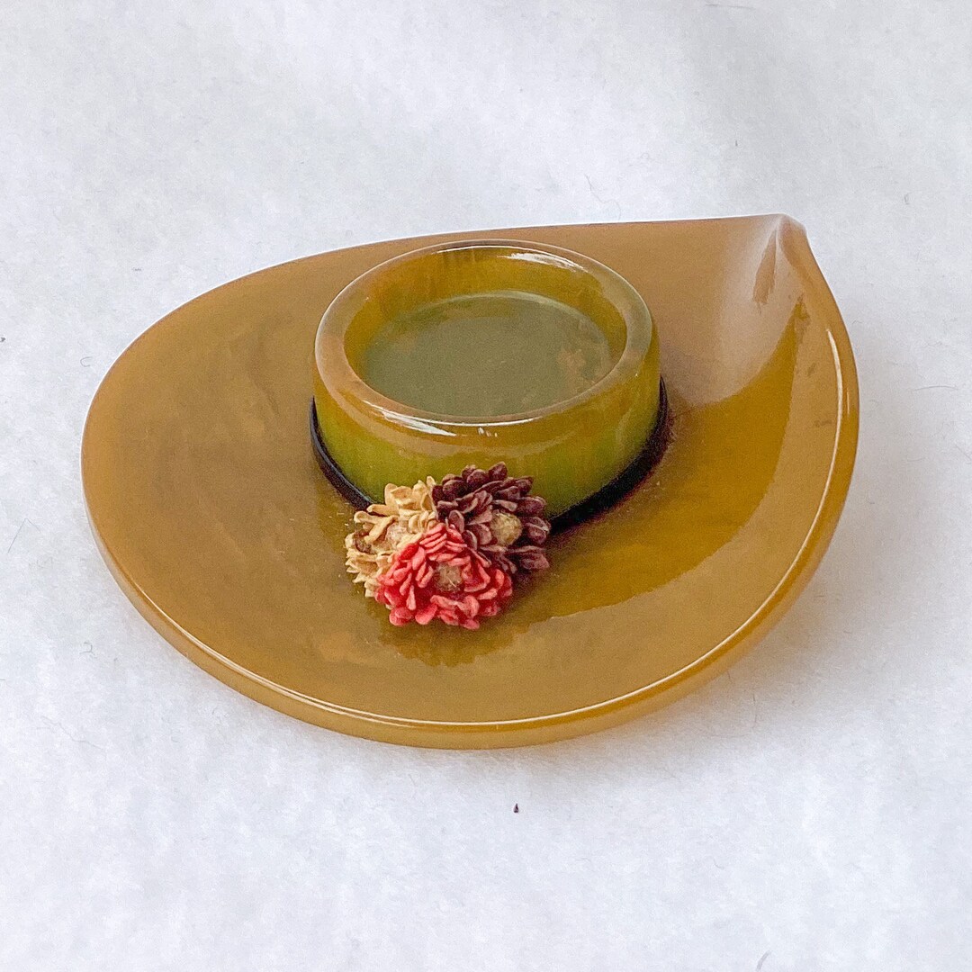 Bakelite Hat Brooch Split Pea Green Catalin Bonnet Pin Multicolored ...