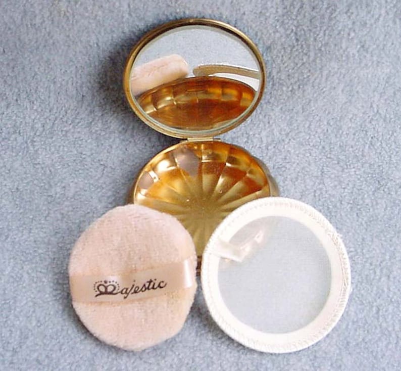 Blue Enamel Face Powder Compact With White Aster Flowers 1940's Vintage ...