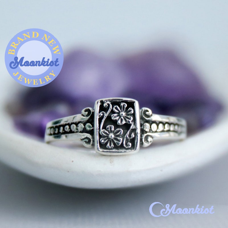 Wildflower Signet Ring - Etsy