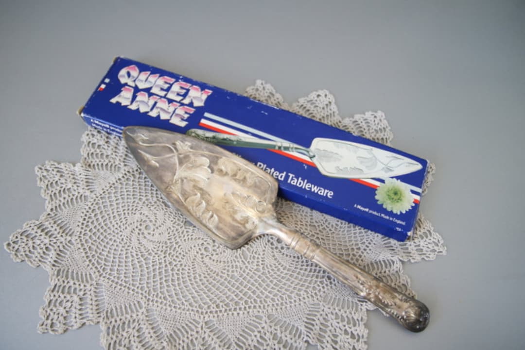 Queen Anne Cake Cutter Vintage Cake Cutter Silver Plated Tableware Made ...