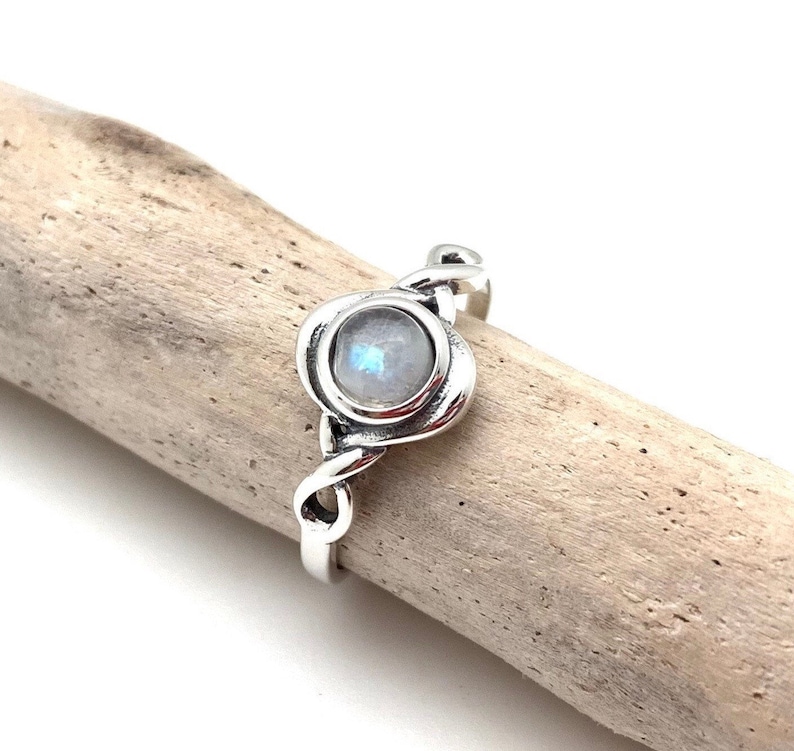 Moonstone Silver Ring // Celtic Knot Moonstone Ring // - Etsy