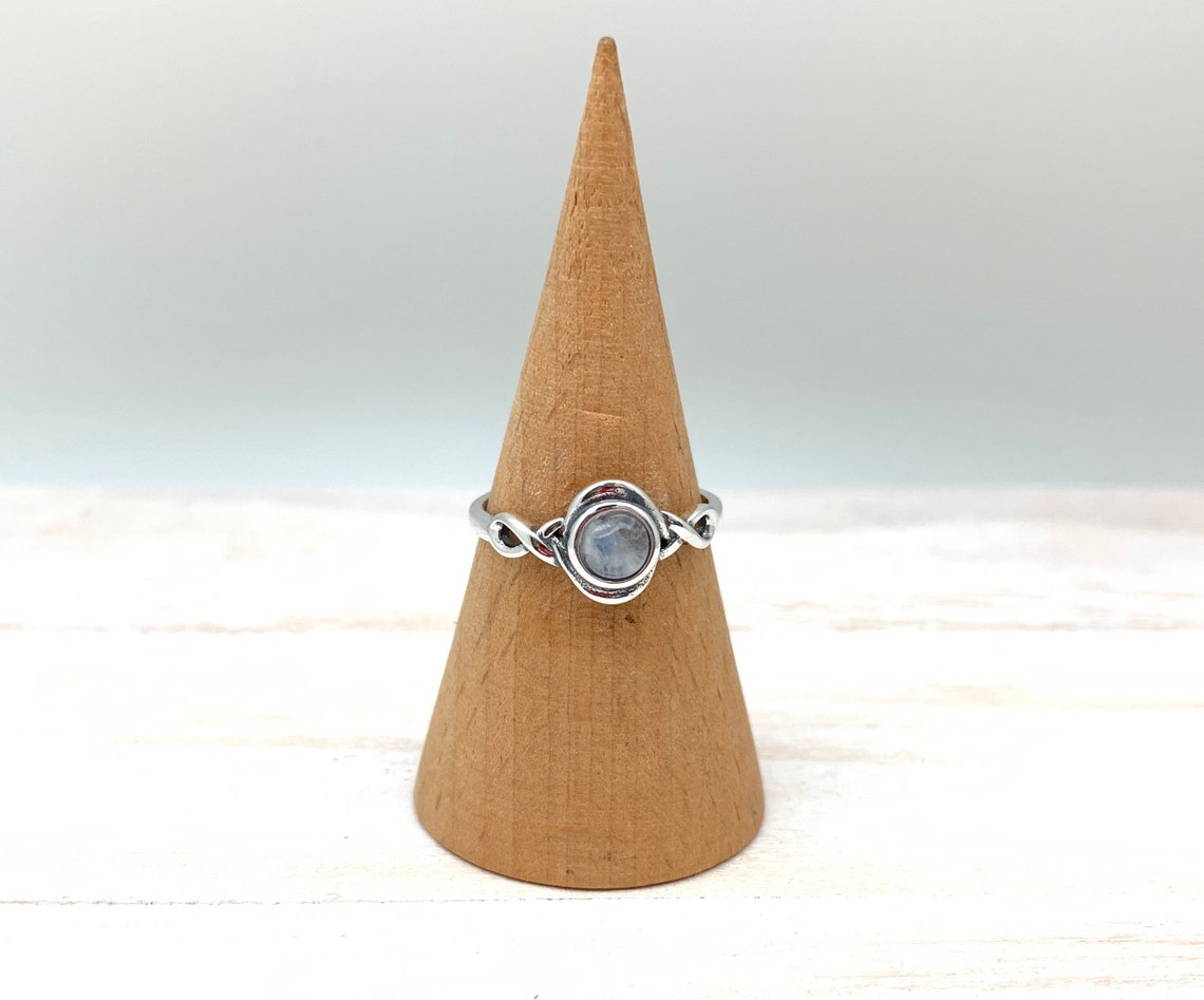 Moonstone Silver Ring // Celtic Knot Moonstone Ring // - Etsy