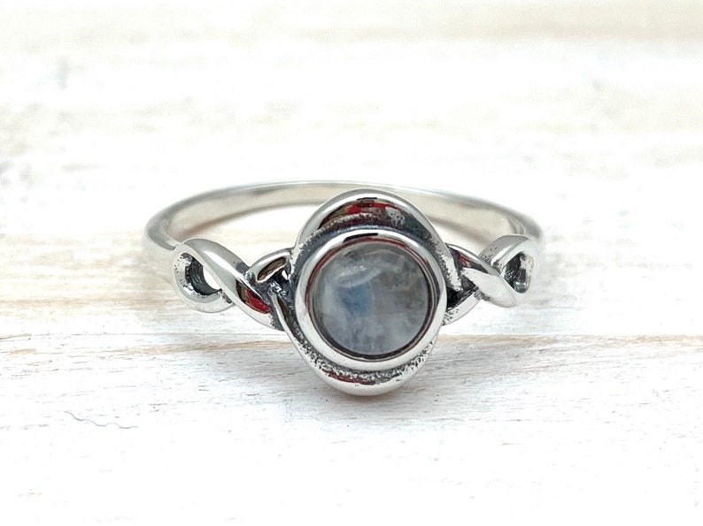 Moonstone Silver Ring // Celtic Knot Moonstone Ring // - Etsy