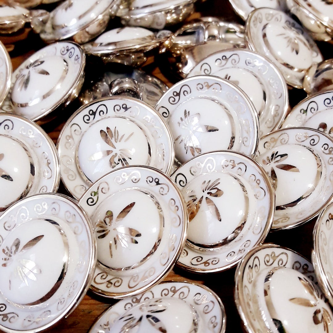 Set of 5 Floral Delicate Pattern Buttons, 25 Mm WHITE & SILVER Color ...