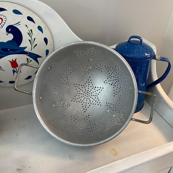 Vintage Colander - Etsy