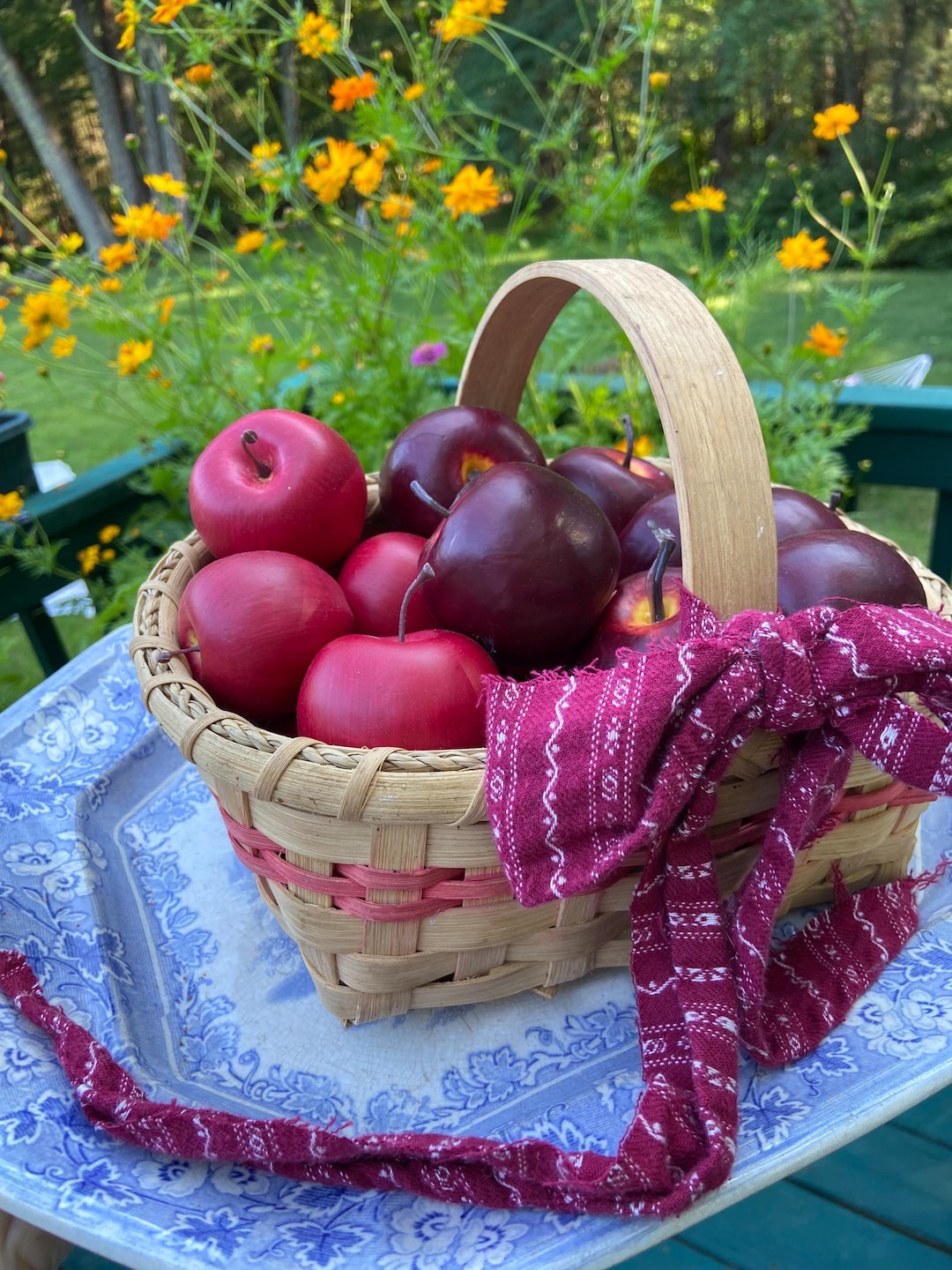 Basket of Apples With Floppy Bow - Country Kitchen Table Centerpiece ...